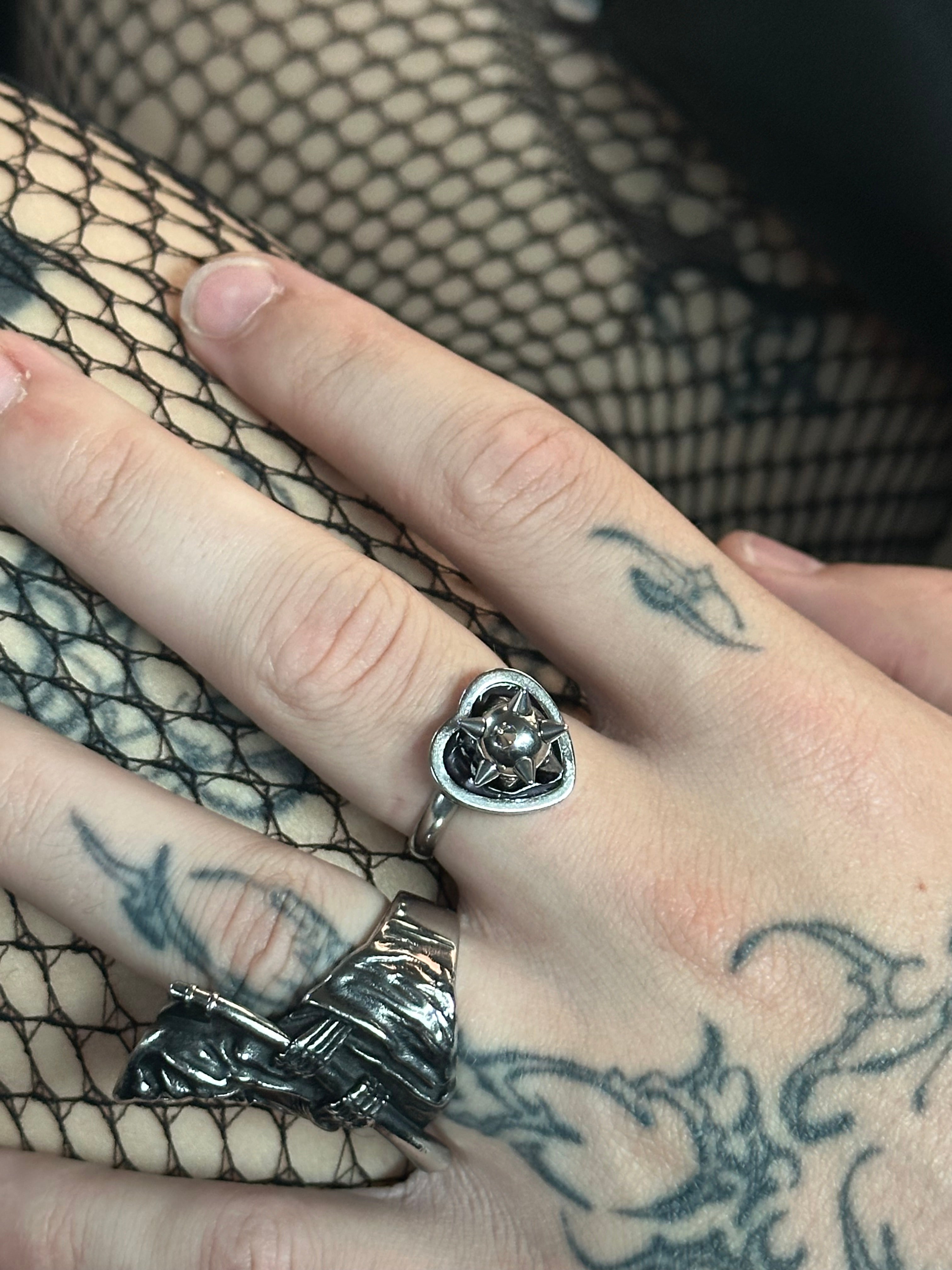 Heart Flail Ring – BoneMamiShop